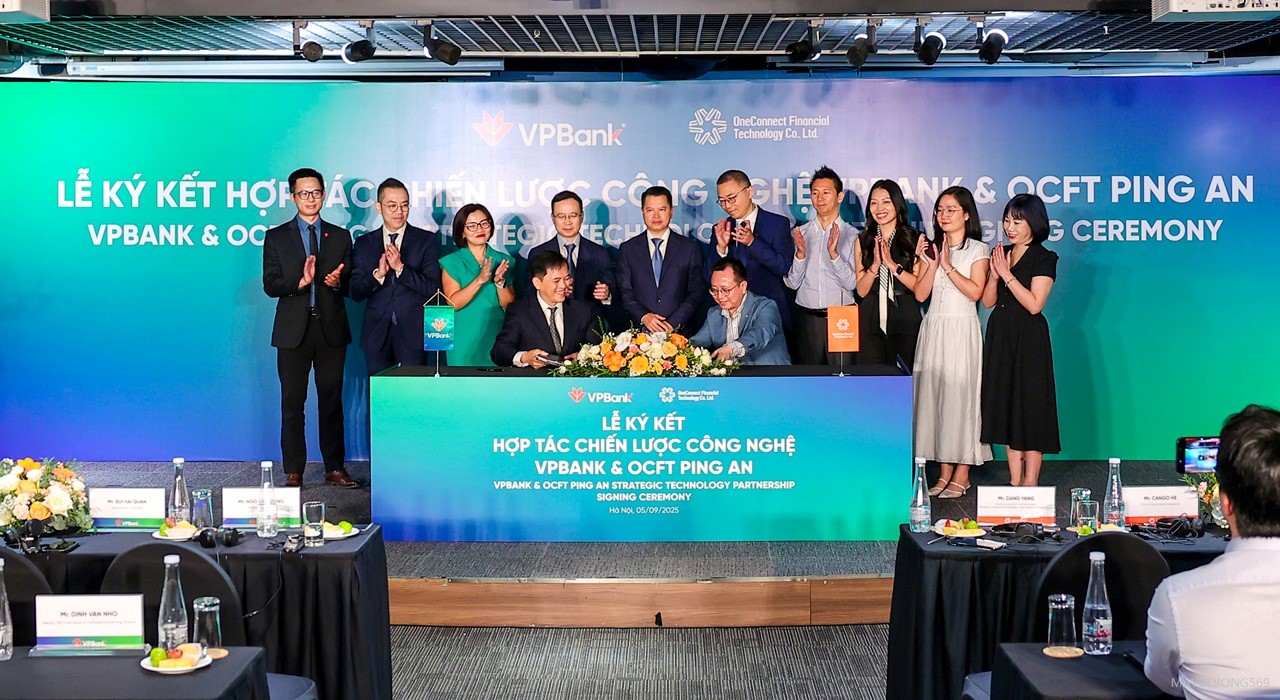 (EN) PingAn OneConnect makes a deal with VPBank for a new Generation ...
